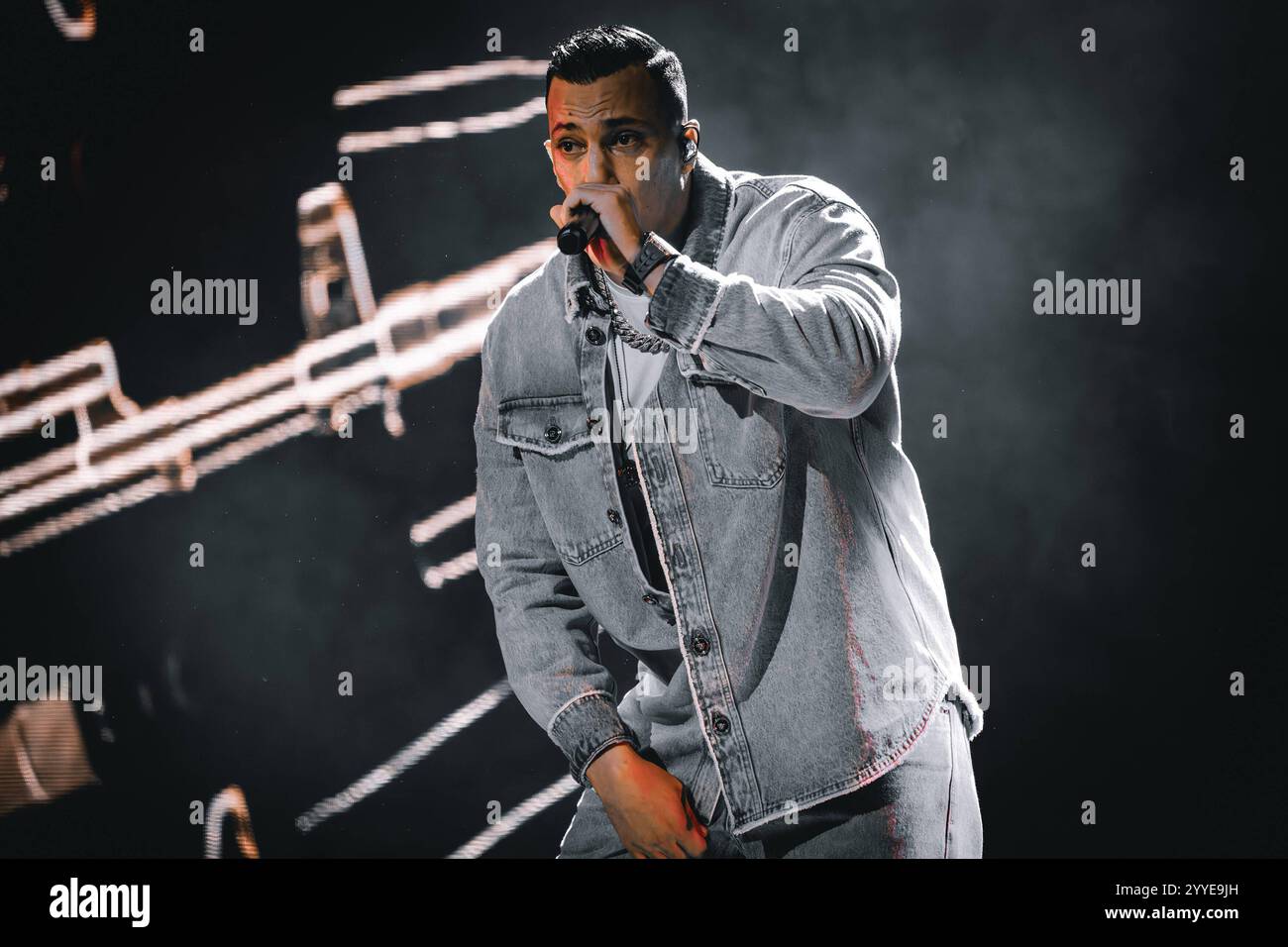 21.12.2024, xkkux, Düsseldorf, Mitsubishi Electric HALLE, Der Rapper ...