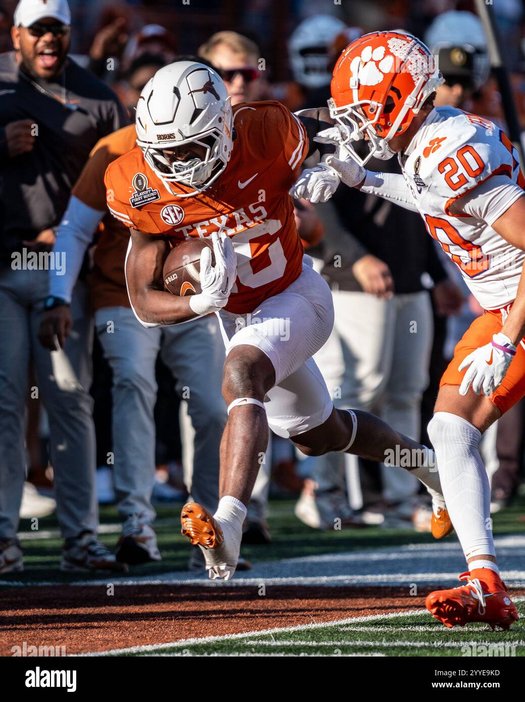 Dec 21, 2024.Quintrevion Wisner #26 of the Texas Longhorns in action vs ...