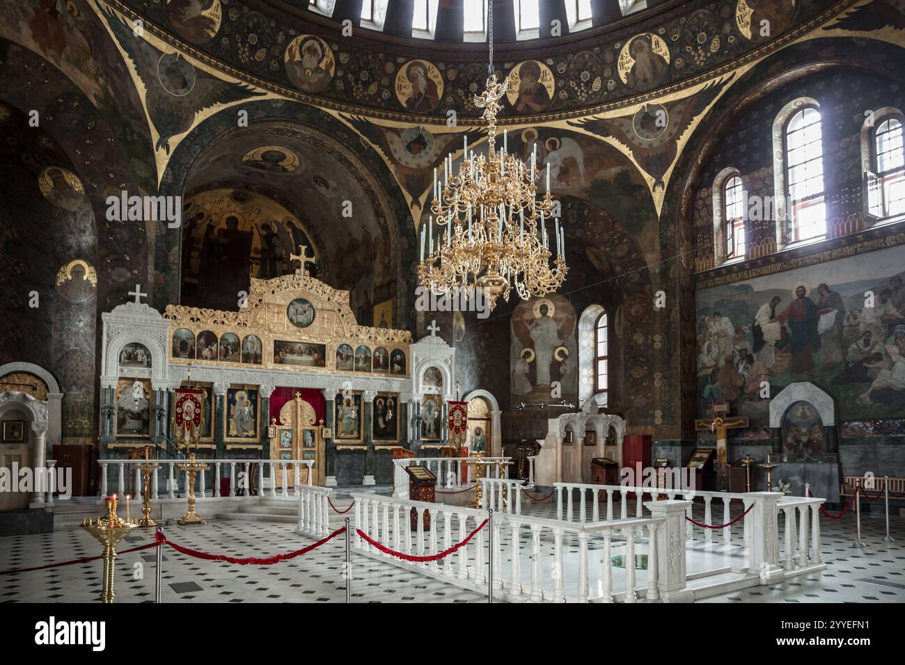 Gold leaf temple walls hi-res stock photography and images - Alamy