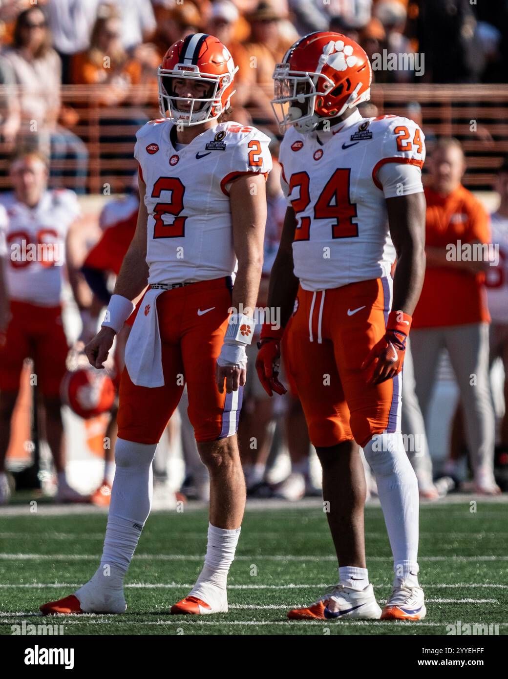 Austin, USA. 21st Dec, 2024. Dec 21, 2024. Cade Klubnik #2 and David ...