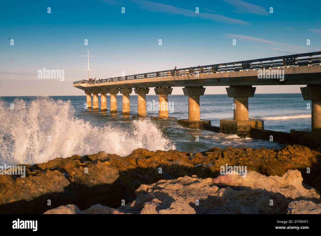 Elizabeth pier hi-res stock photography and images - Alamy
