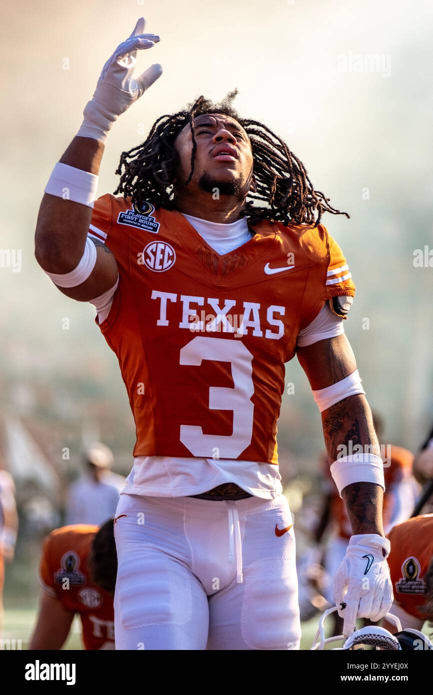 Dec 21, 2024.Quinn Ewers #3 of the Texas Longhorns in action vs the Clemson Tigers in the first ...
