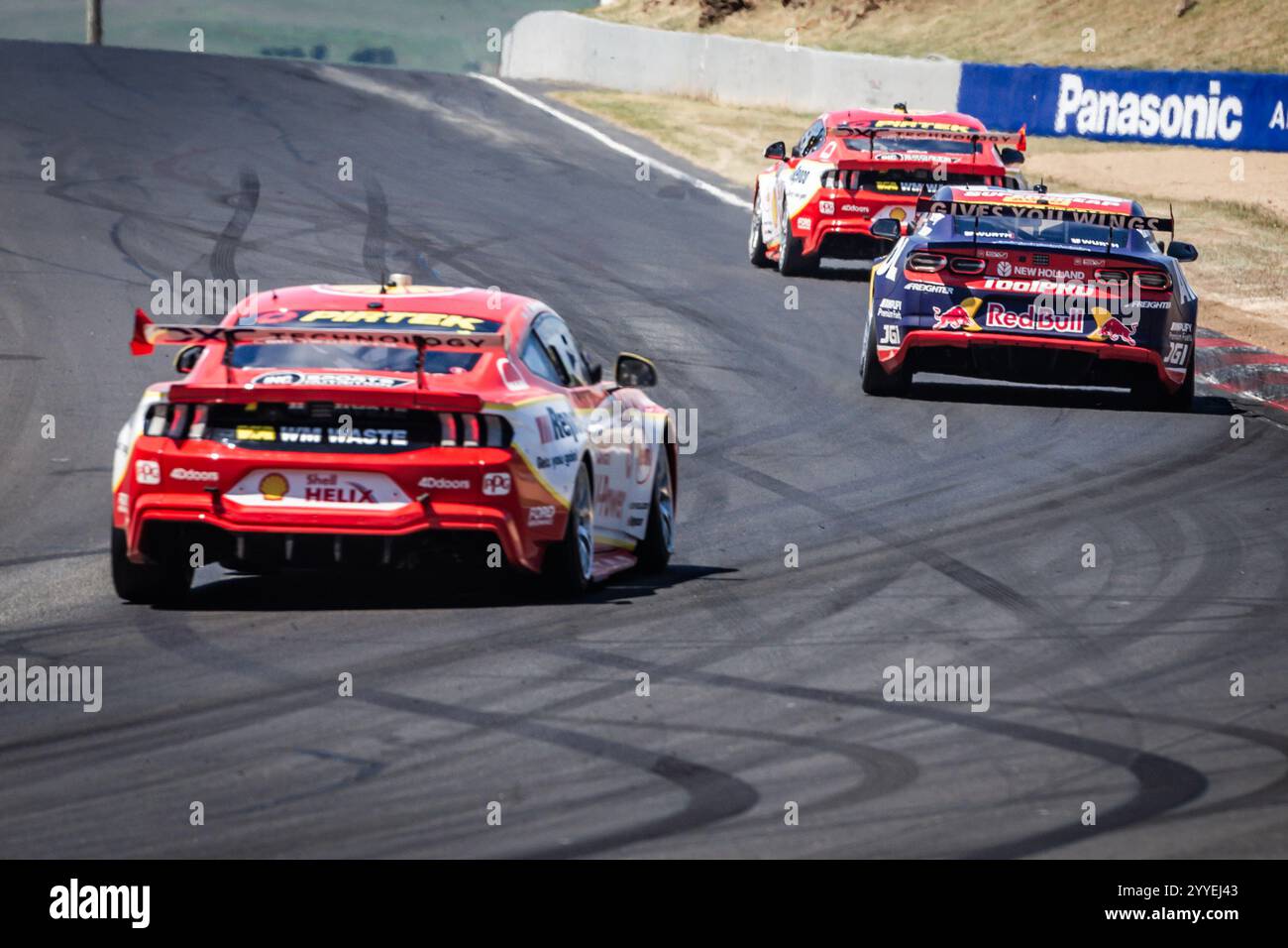 Motor racing at Bathurst 1000 2024 Stock Photo - Alamy