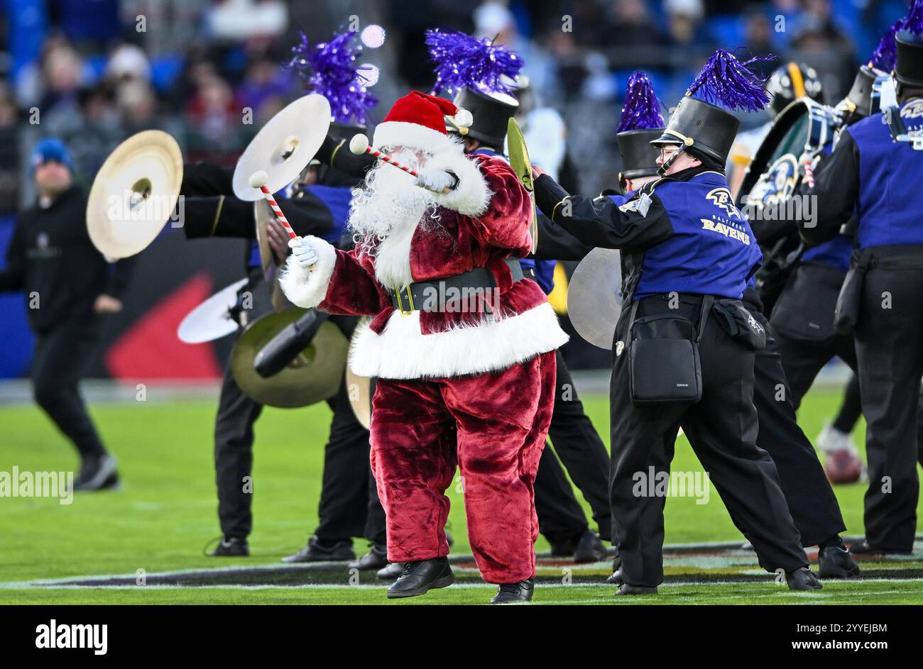 Baltimore, United States. 21st Dec, 2024. Santa Claus assists the ...