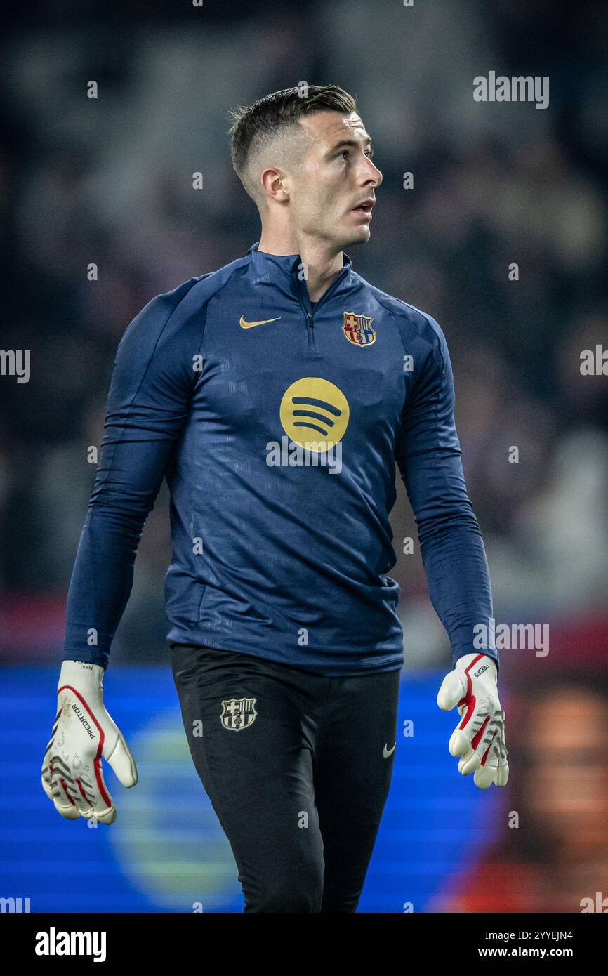 Madrid, Spain. 21st Dec, 2024. Goalkeeper Iñaki Peña (FC Barcelona ...