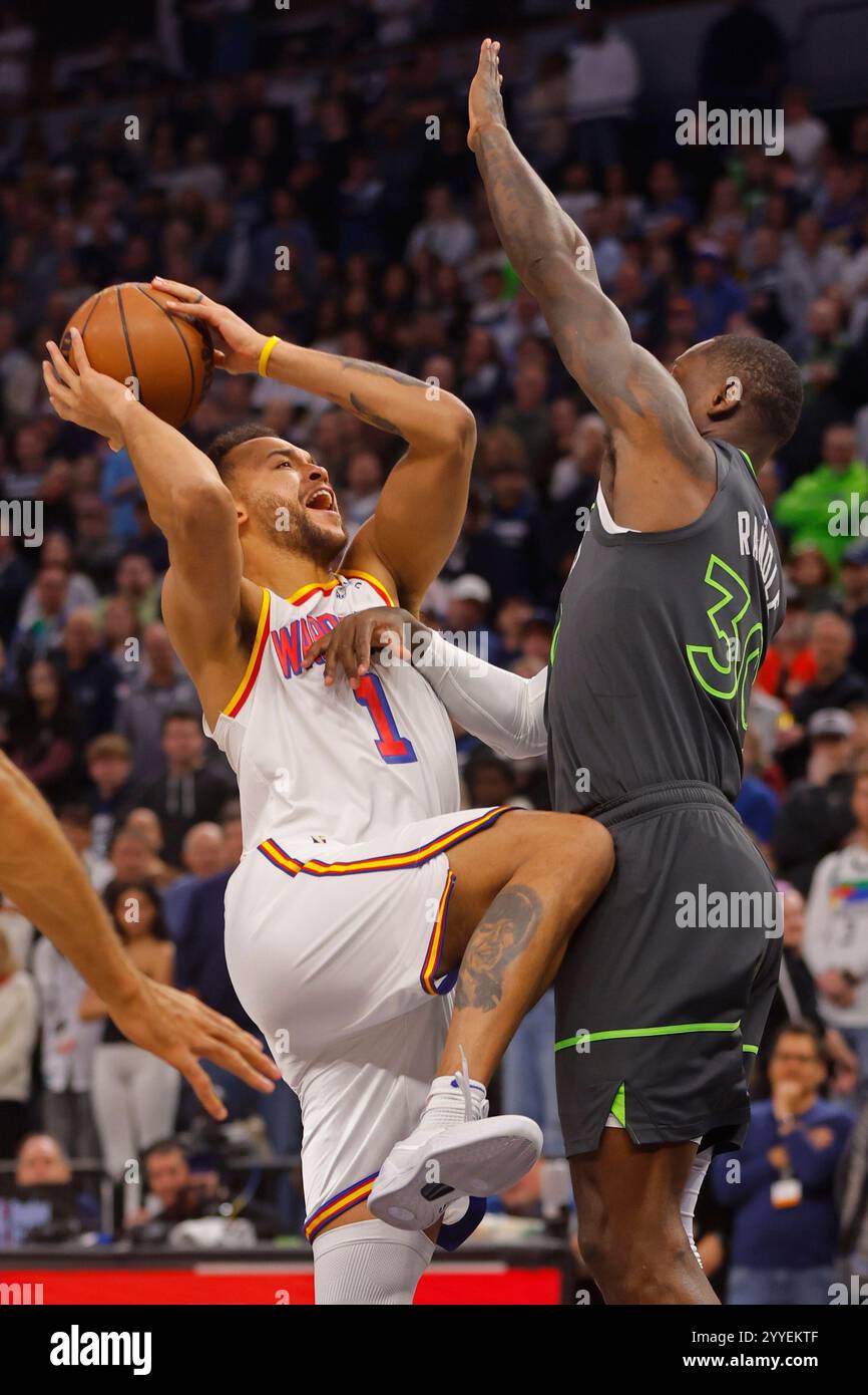 Golden State Warriors forward Kyle Anderson (1) goes to the basket ...