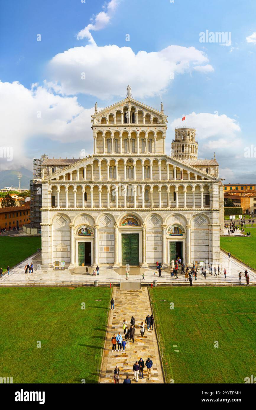 Main facade of the cathedral of Pisa Stock Photo - Alamy