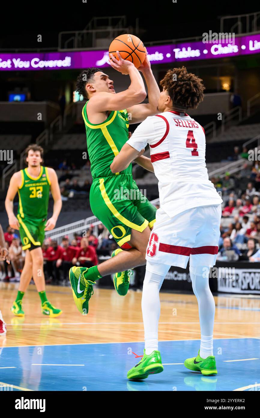 SAN JOSE, CA - DECEMBER 21: Oregon Ducks guard Jackson Shelstad (3 ...