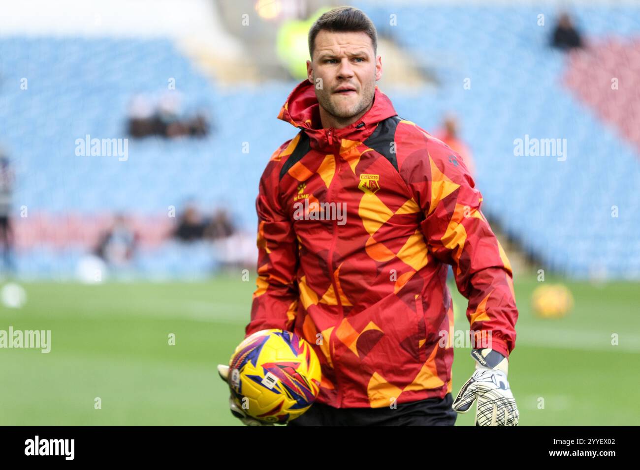 Turf Moor, Bunrley, England, December 21th 2024: Goalkeeper Daniel ...