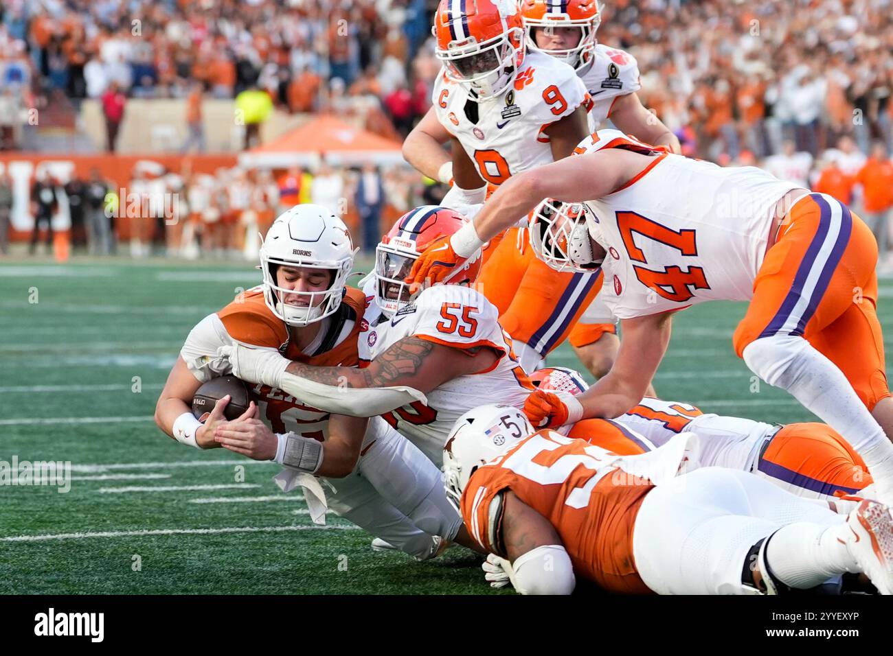 Arch manning texas hi-res stock photography and images - Alamy