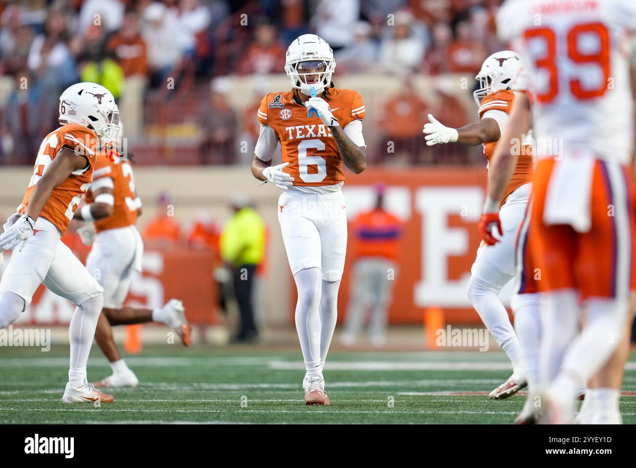 Austin, Texas. 21st Dec, 2024. Texas defensive back Kobe Black (6) on the field during the ...
