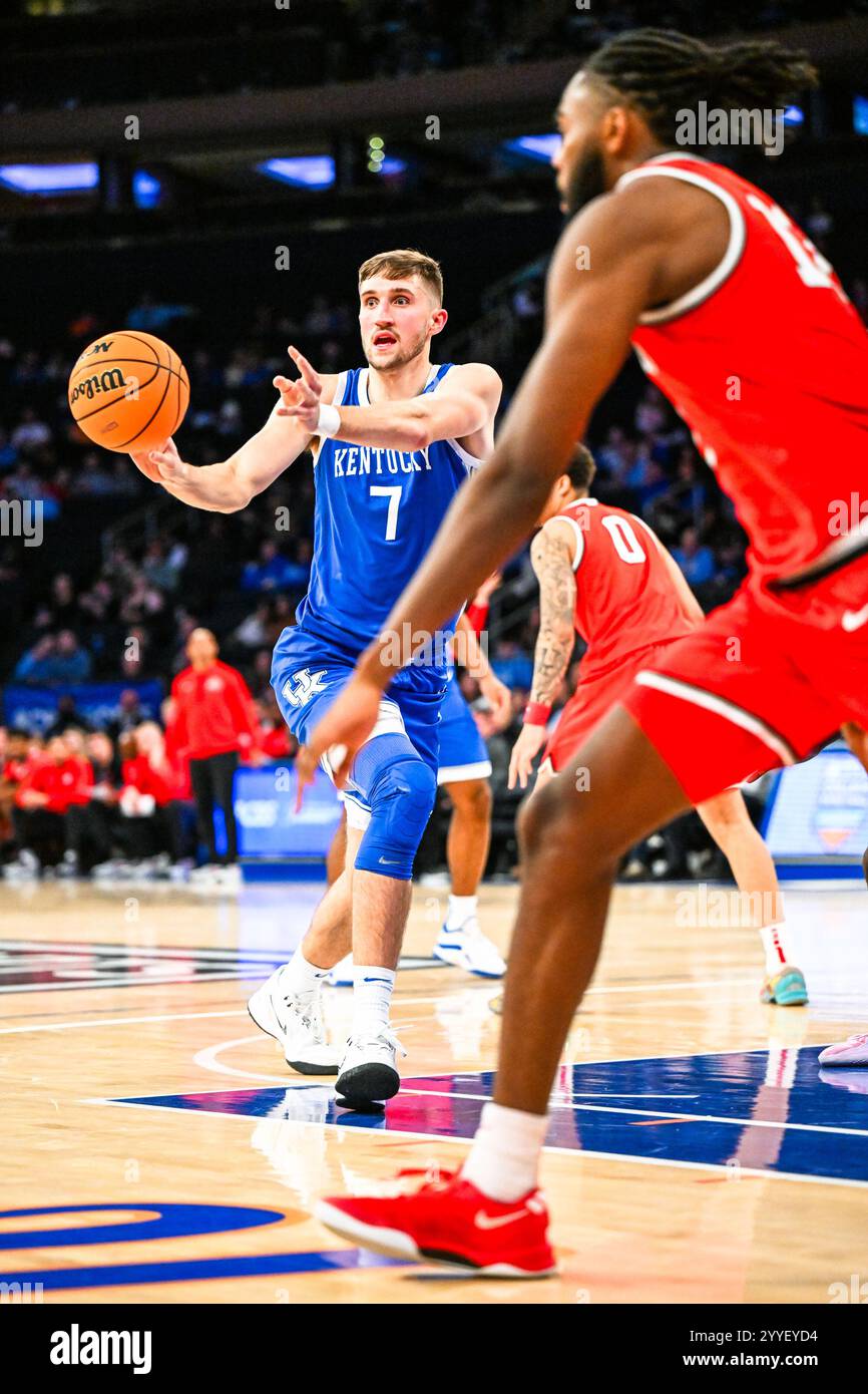 New York, Ny, USA. 21st Dec, 2024. ANDREW CARR 7 F THE KENTUCKY ...