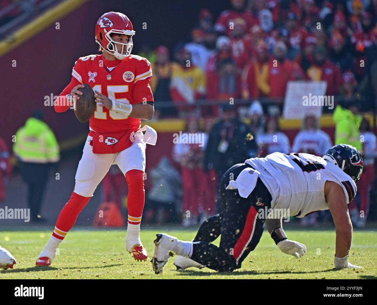 Kansas City Chiefs quarterback Patrick Mahomes (15) drops back to pass ...