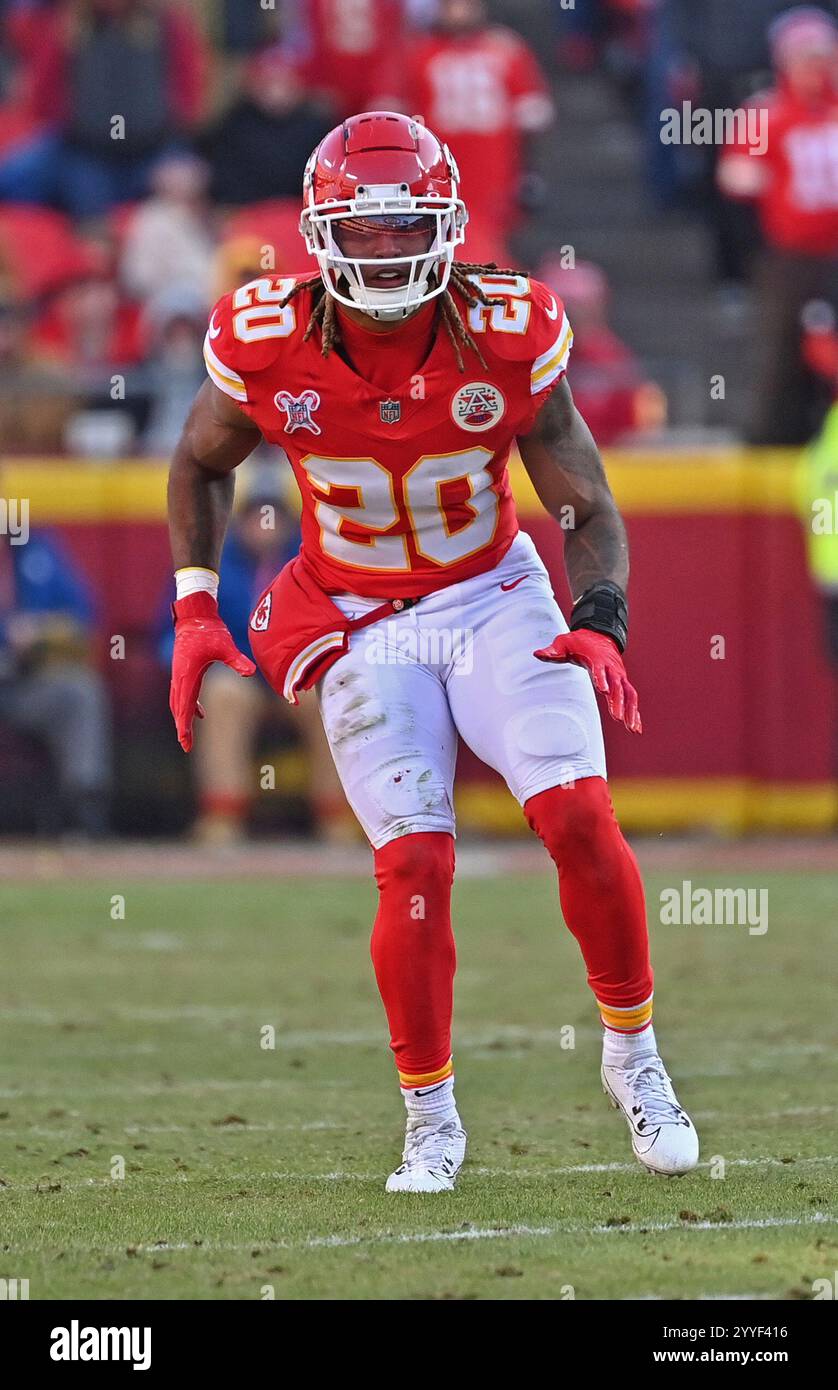 Kansas City Chiefs safety Justin Reid (20) drops into coverage during ...