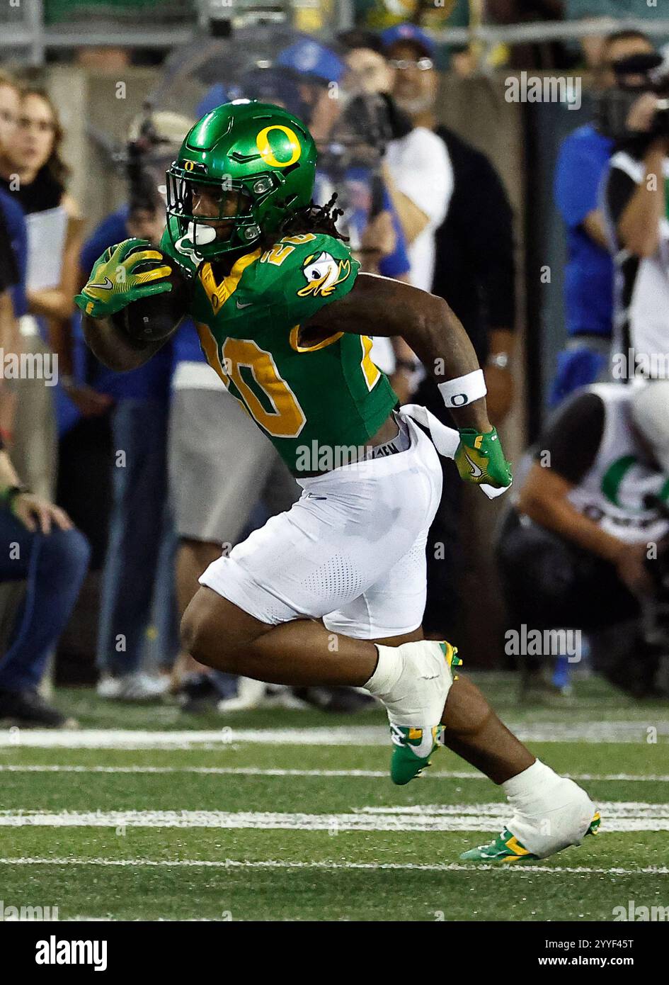Autzen Stadium, Eugene, OR, USA. 7th Sep, 2024. Oregon Ducks running ...
