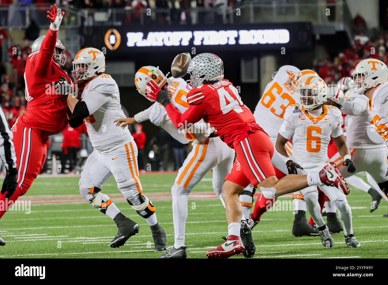 Columbus, Ohio, USA. 21st Dec, 2024. Ohio State Buckeyes defensive end ...