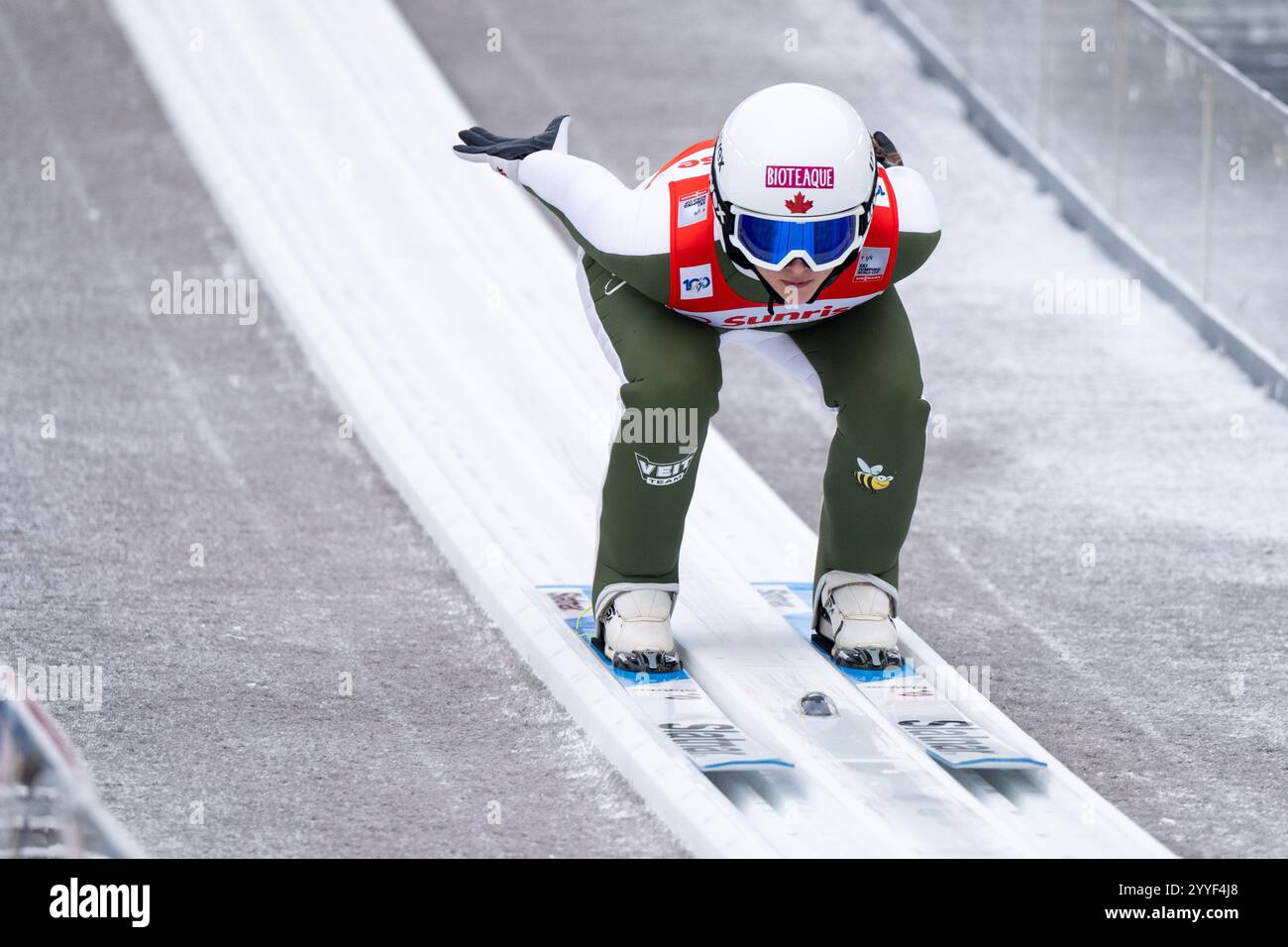 Abigail Strate (Kanada) im Anlauf, SUI, FIS Viessmsann Skisprung ...