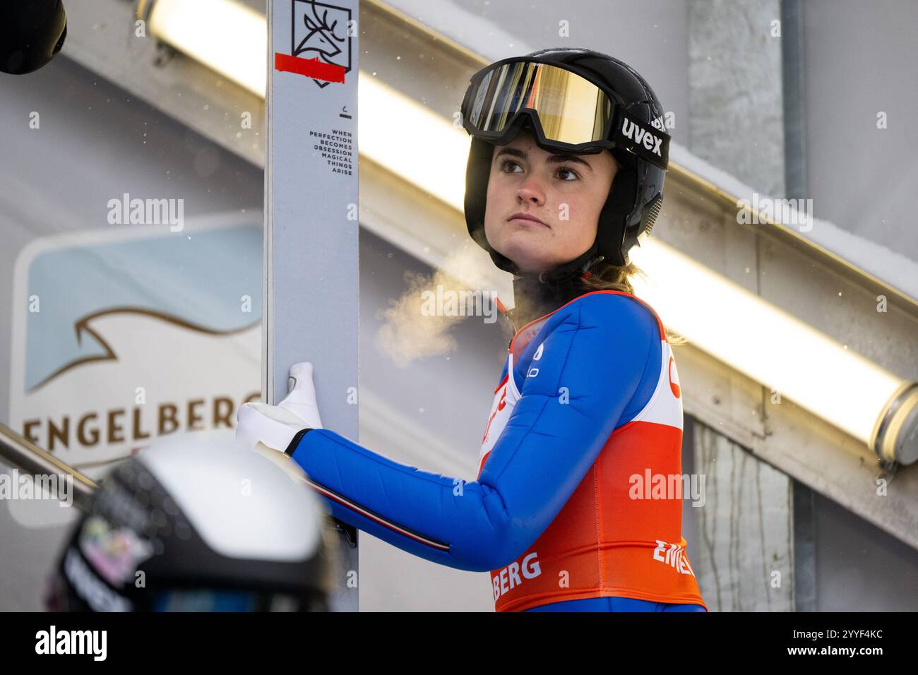Sina Arnet (Schweiz) vor dem Sprung auf dem Schanzenturm, SUI, FIS ...
