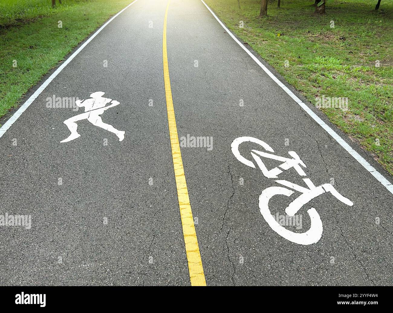 Jogging track sign hi-res stock photography and images - Alamy