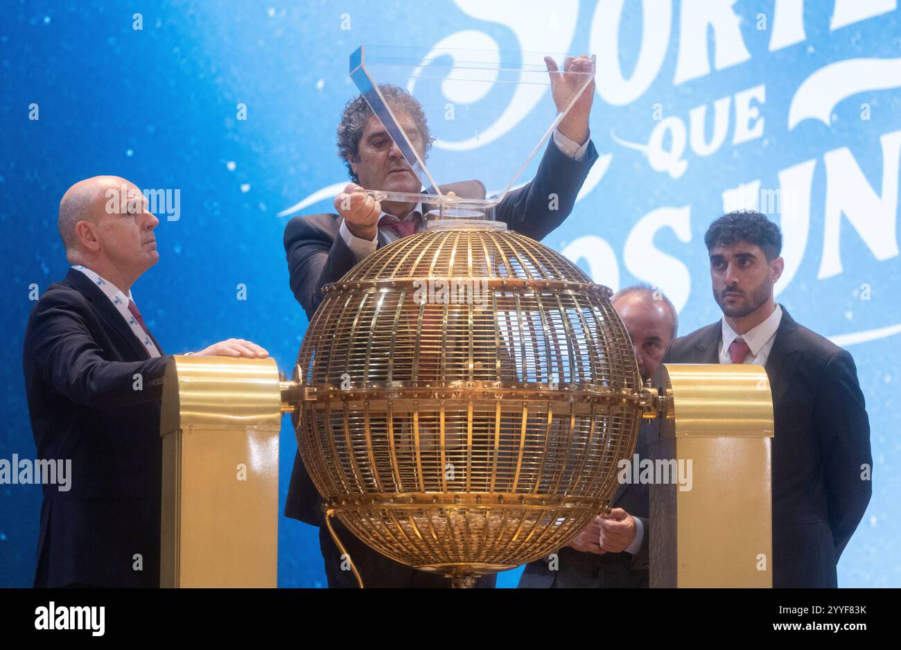 Preparation of the hype before the celebration of the Sorteo ...