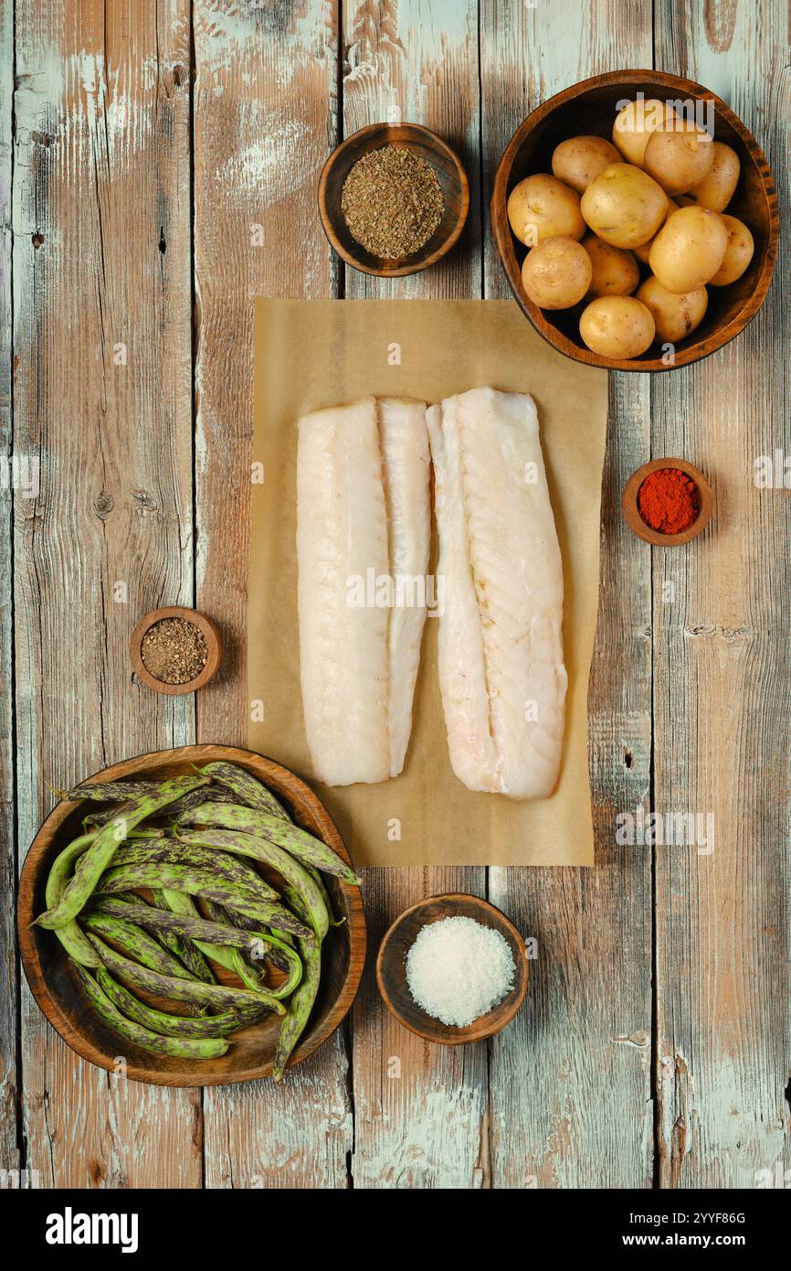 Fish fillets on green beans hi-res stock photography and images - Alamy