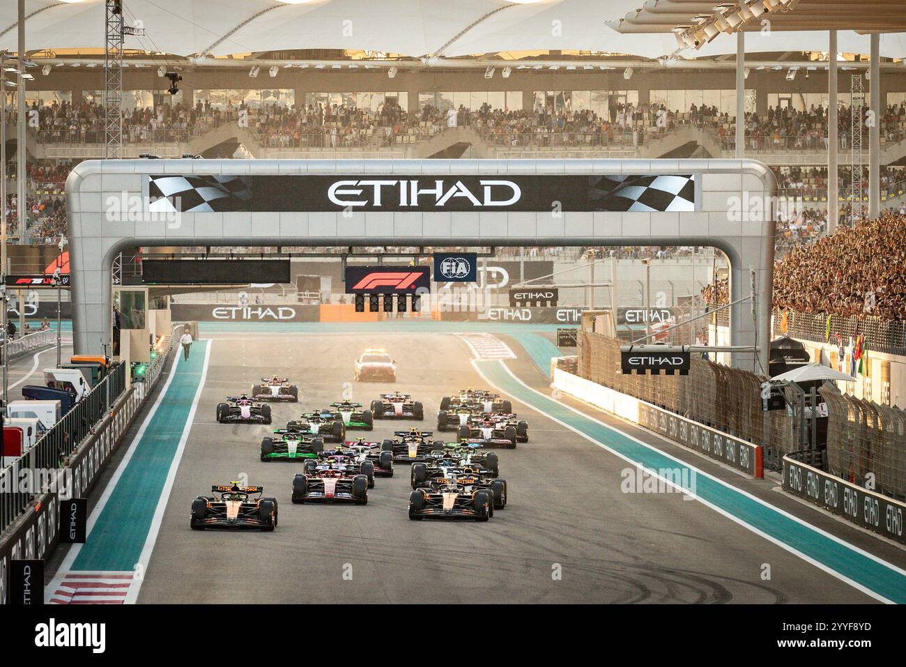 Yas Island, Abu Dhabi. 6-8 December 2024. F1 Abu Dhabi Grand Prix. Race Start Stock Photo - Alamy
