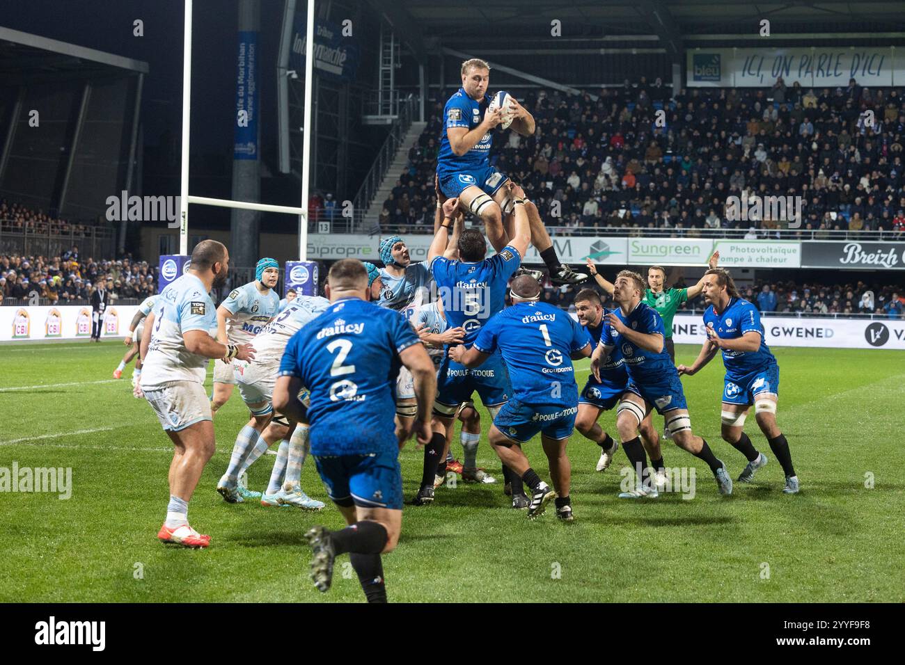 Vannes, France. 21st Dec, 2024. Line out for Francisco Gorrissen of ...