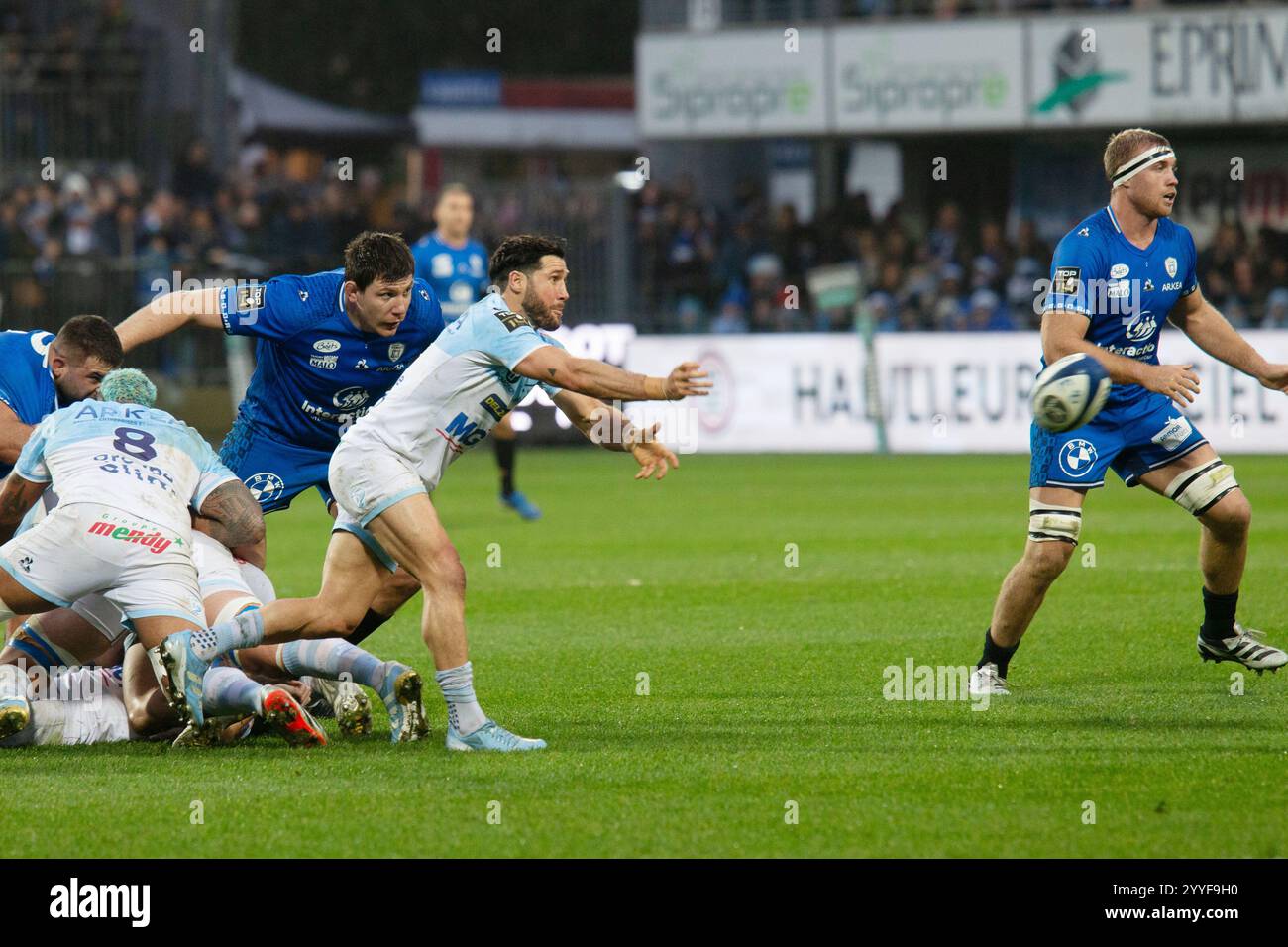 Vannes, France. 21st Dec, 2024. Maxime Machenaud of Bayonne during the ...