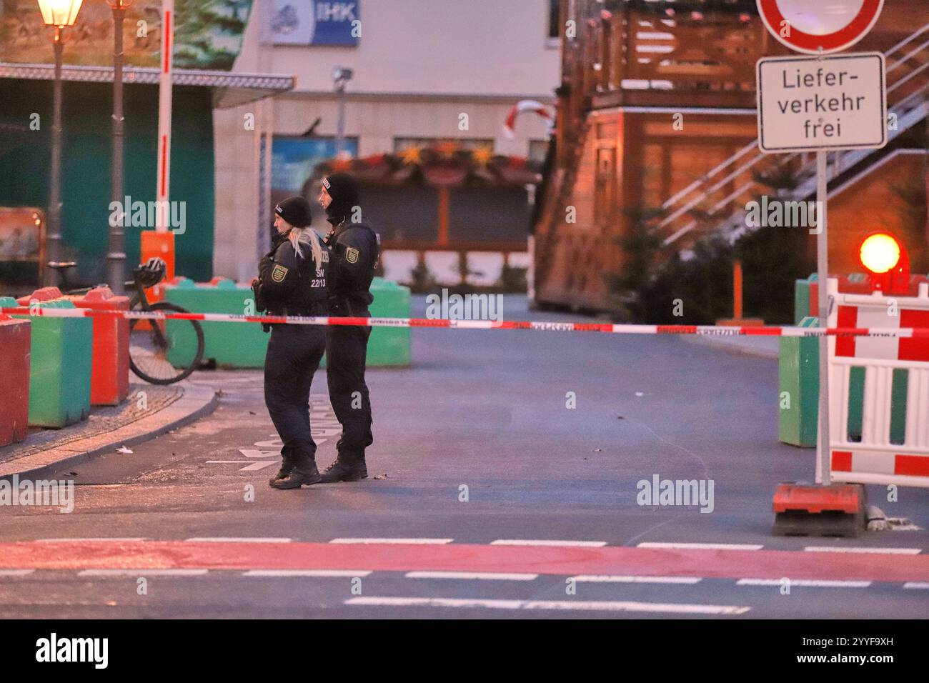 Magdeburg, Sachsen-Anhalt, Deutschland, 21.12.2024: Alter Markt: Anschlag auf Magdeburger ...