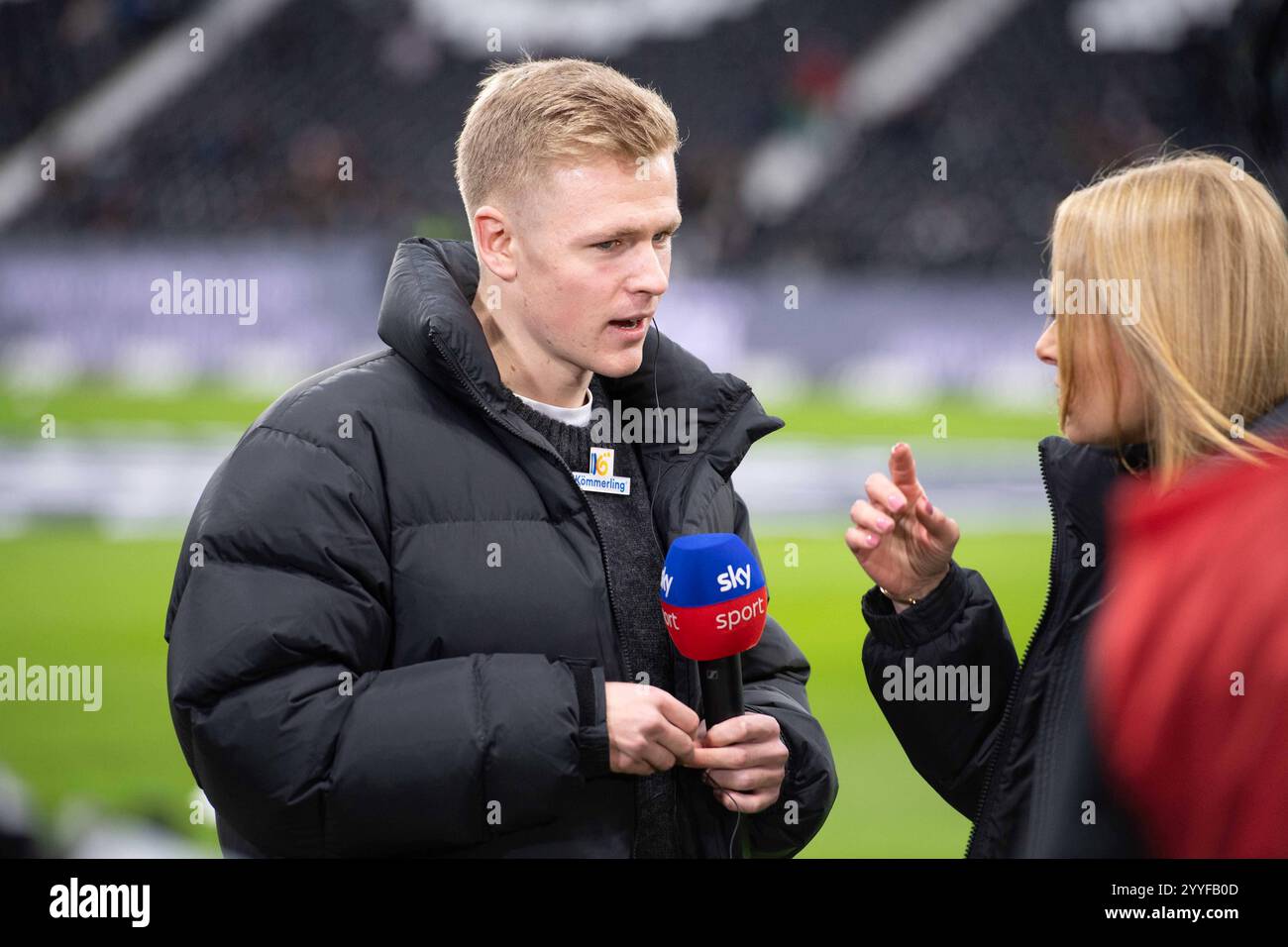 Jonathan BURKARDT MZ im SKY-Interview, Fernsehinterview, TV-Interview ...