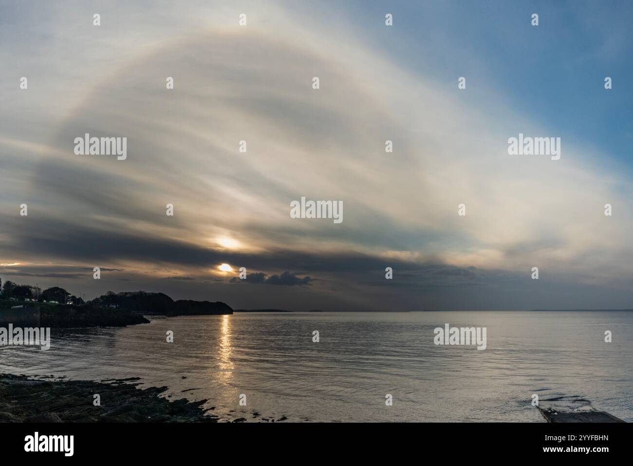 Sun halo half circle hi-res stock photography and images - Alamy