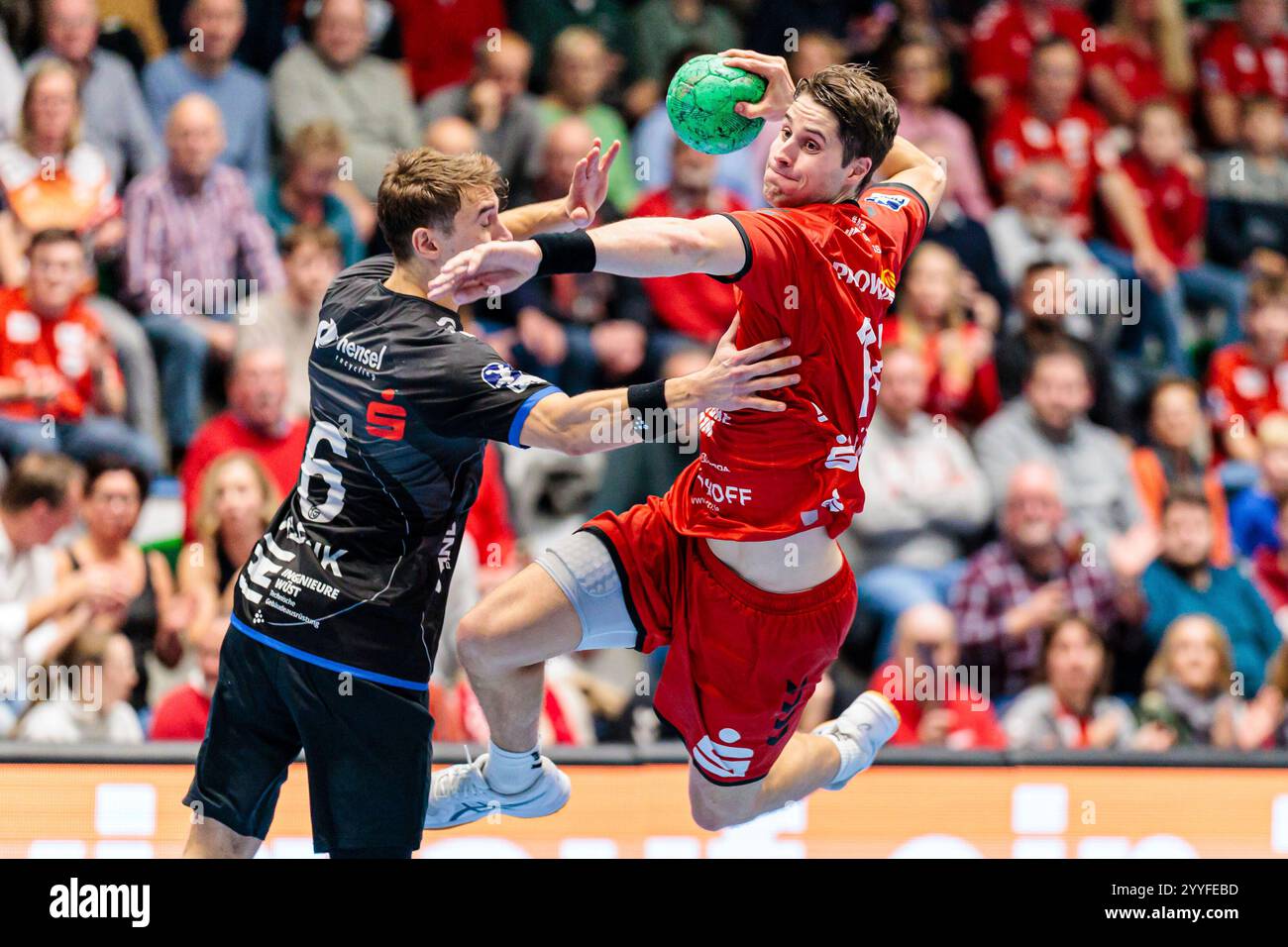 v.l. Moritz Klenk (TV Grosswallstadt, #06), Ian Hueter (ASV Hamm ...