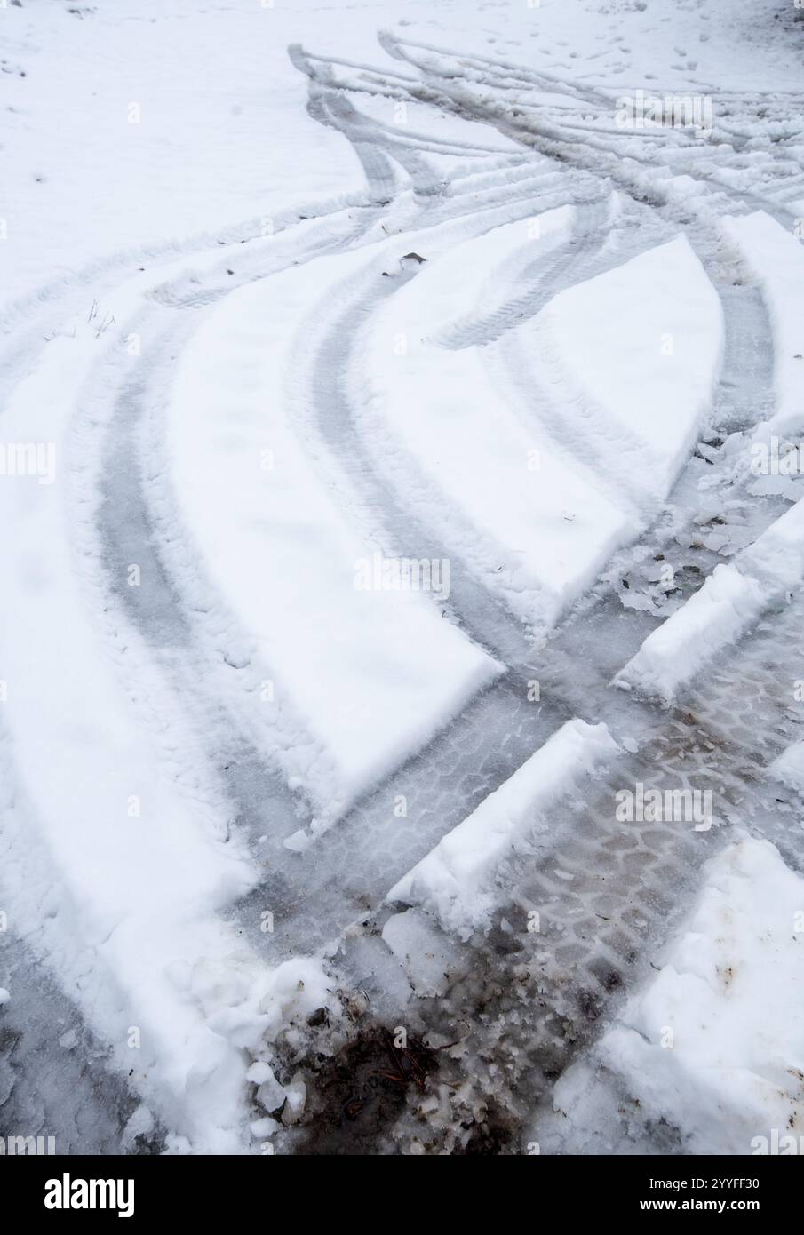 Tire tracks on snowy hi-res stock photography and images - Alamy