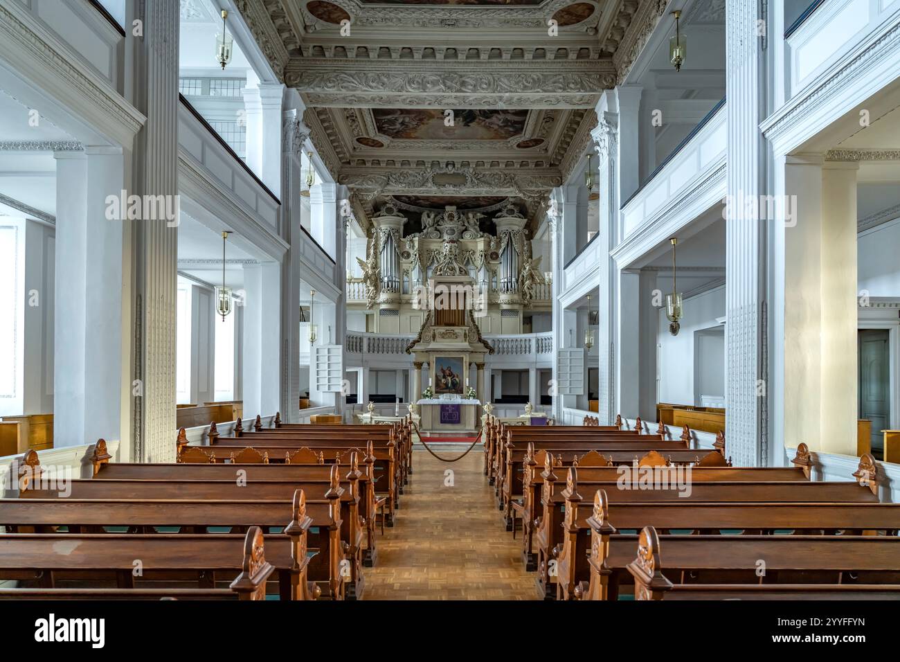 Innenraum der Schlosskirche von Schloss Friedenstein in Gotha ...