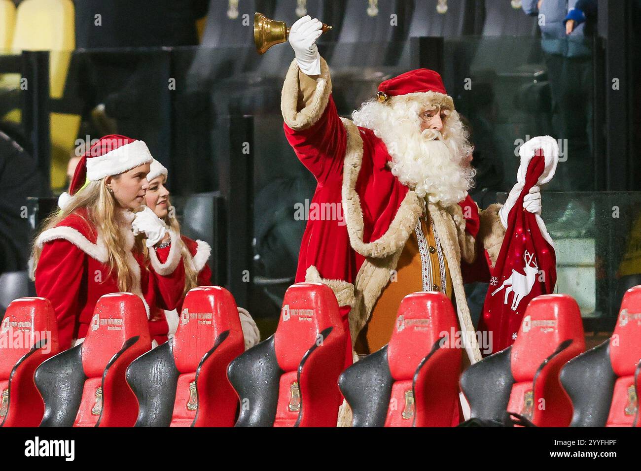 Deventer, Netherlands. 21st Dec, 2024. DEVENTER, Stadium De ...