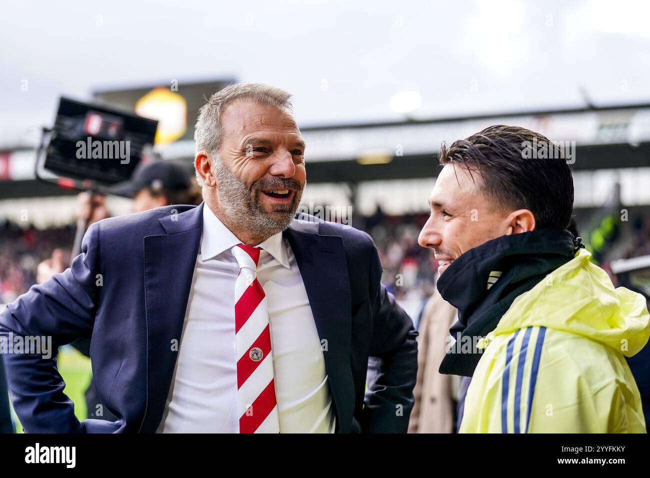 Rotterdam - Sparta Rotterdam head coach Maurice Steijn talks with ...