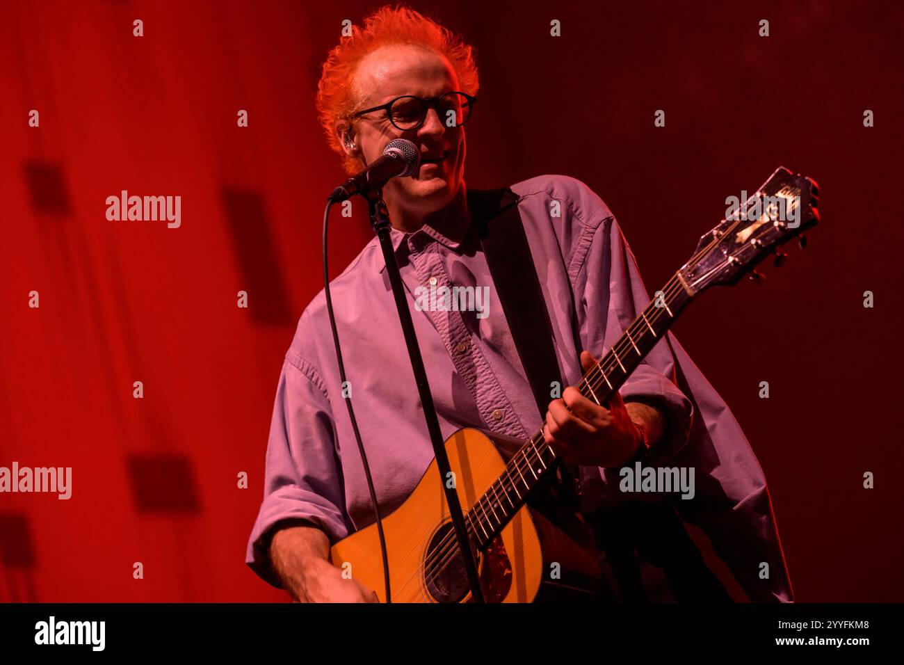 Glasgow, Scotland, UK. 21st Dec 2024. Glasgow, UK. 21st Dec, 2024. Fran Healy of Travis performs ...