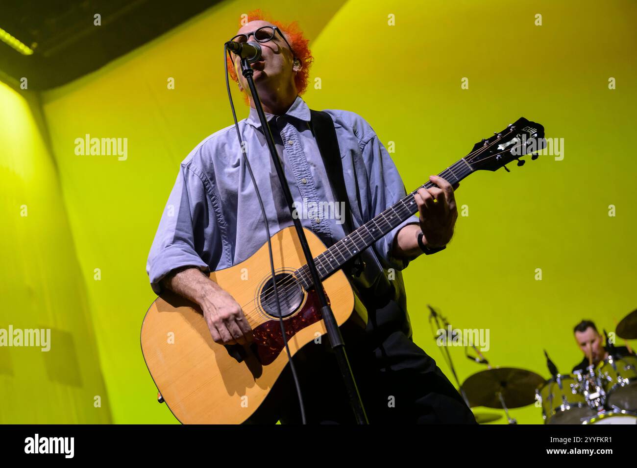 Glasgow, Scotland, UK. 21st Dec 2024. Glasgow, UK. 21st Dec, 2024. Fran Healy of Travis performs ...