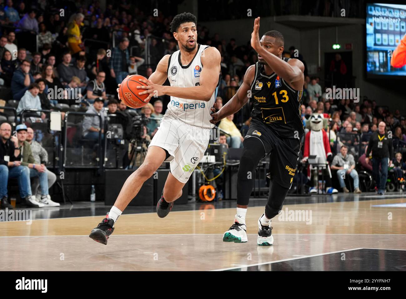 Hamburg, Deutschland. 21st Dec, 2024. Jordan Barnett (Veolia Towers ...