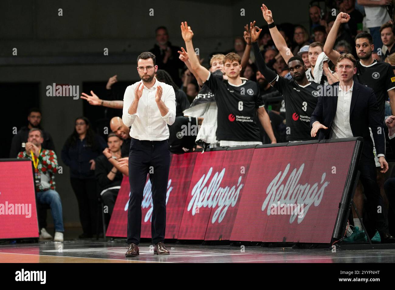 Veolia Towers Hamburg jubelt/Jubel, Benka Barloschky (Veolia Towers Hamburg, Trainer) und Bank ...