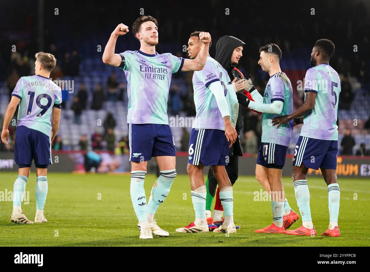 London, UK. 21st Dec, 2024. Declan Rice of Arsenal clapping the fans ...