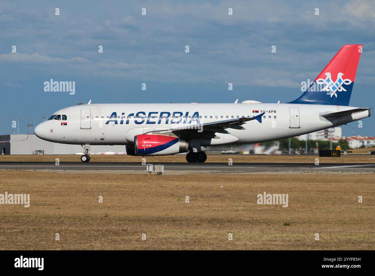 AirSERBIA Airbus A319-132 passenger plane landing in Humberto Delgado ...