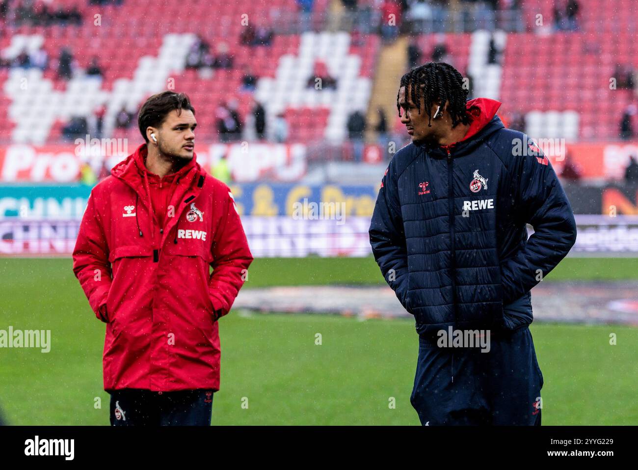 Platzbegehung Max Finkgr?fe (1. FC K?ln, 35), Damion Downs (1. FC K?ln, 42) 2. Fu?ball ...