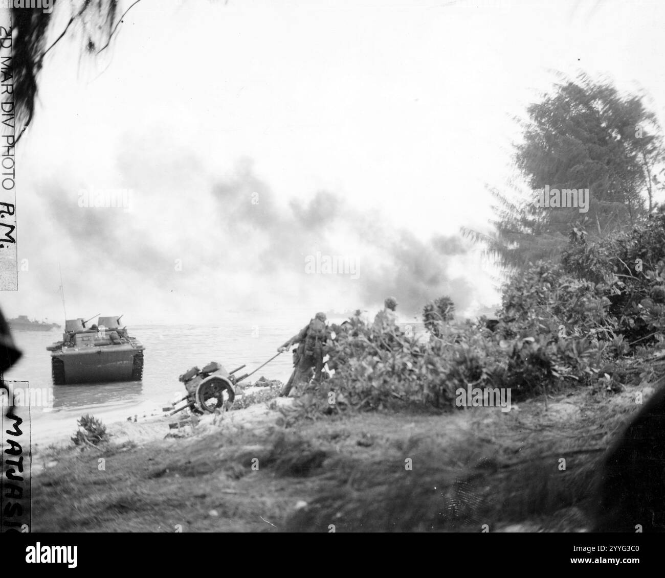 Taking a photo 1940s Black and White Stock Photos & Images - Alamy