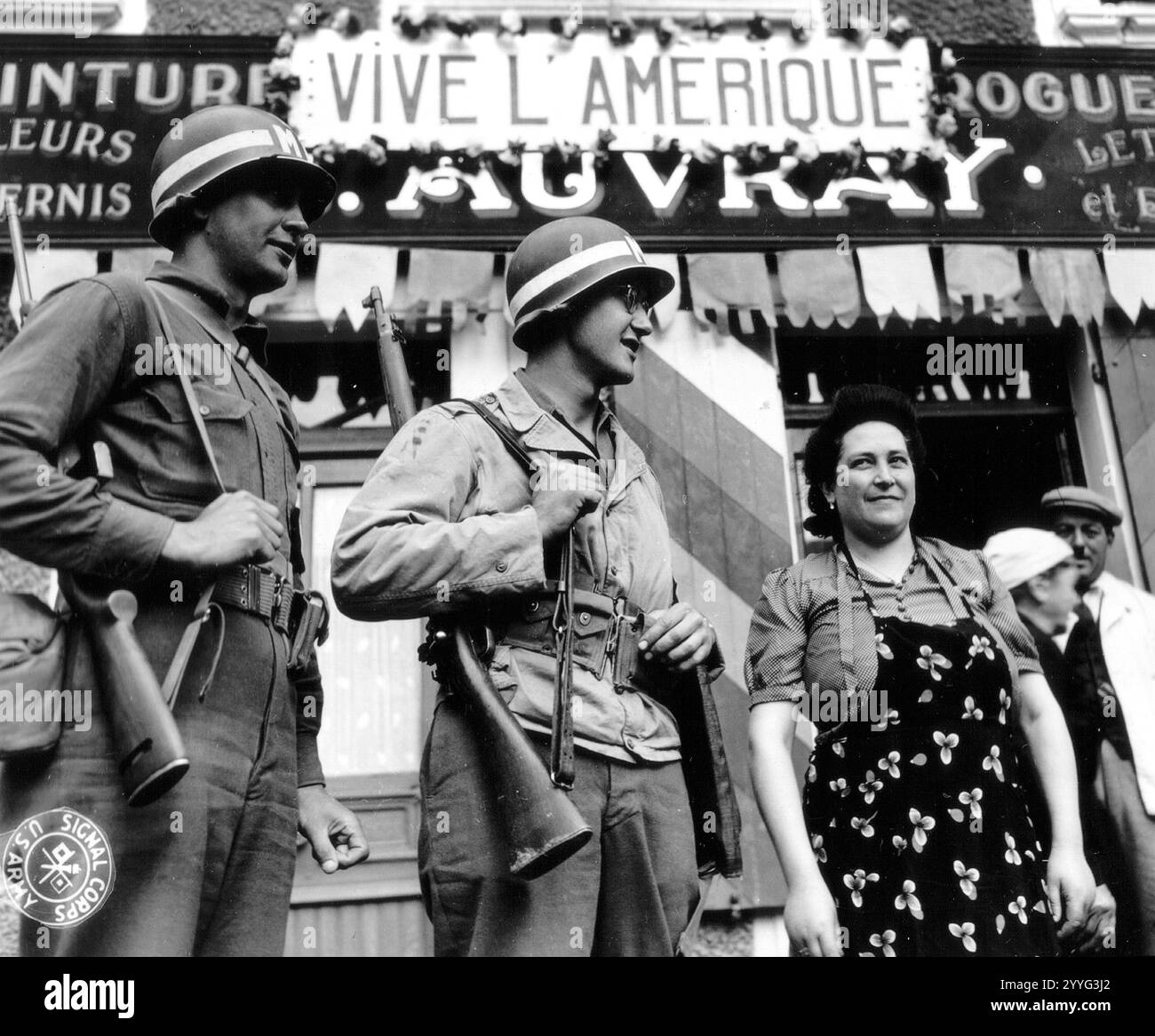 Military officers displays Black and White Stock Photos & Images - Alamy