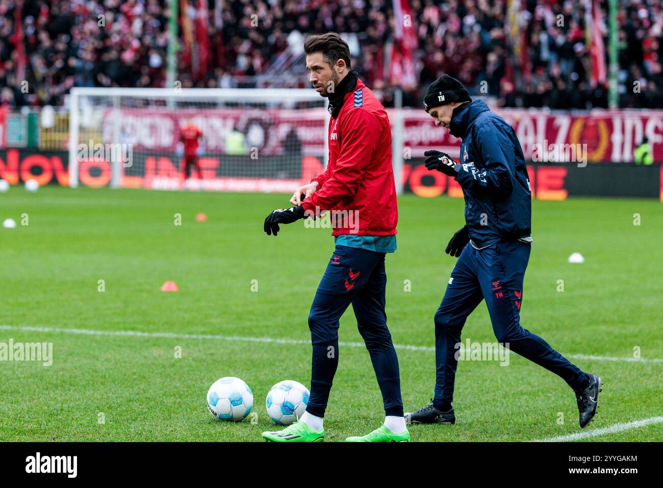 Kaiserslautern, Deutschland. 22nd Dec, 2024. Mark Uth (1. FC K?ln, 13) im Warm Up 2. Fu?ball ...