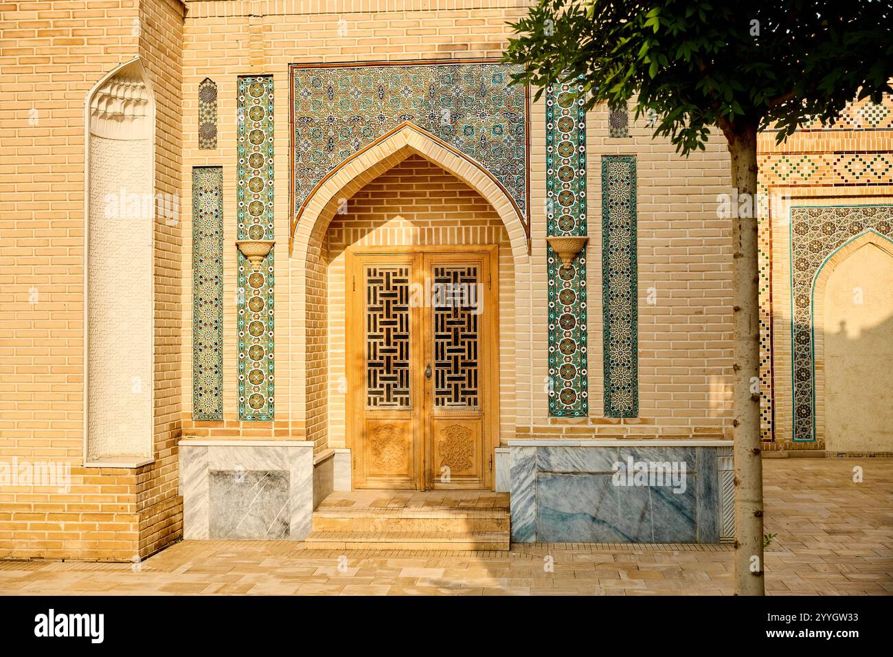 Door in to medrassah old building with mosaic in Samarkand Eternal city ...