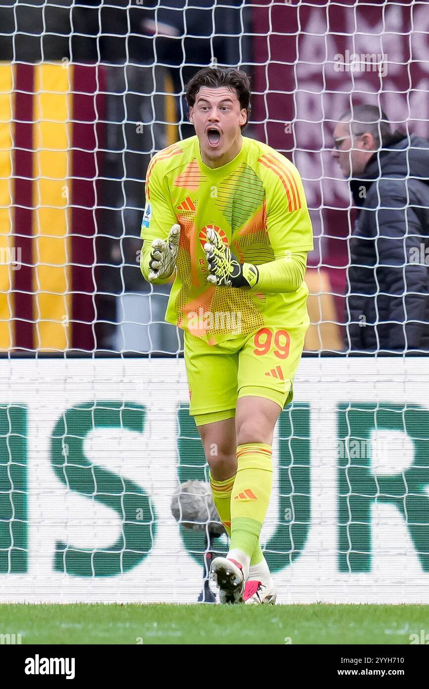 Rome, Italy. 22nd Dec, 2024. Mile Svilar of AS Roma reacts during the ...