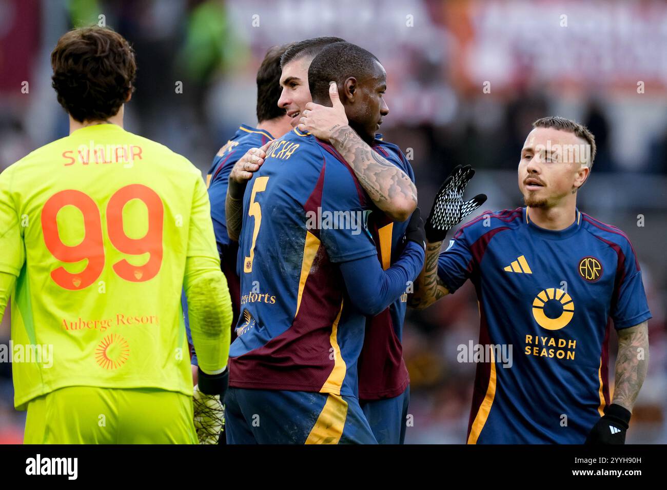 Gianluca Mancini of AS Roma celebrates the victory with Evan Ndicka ...