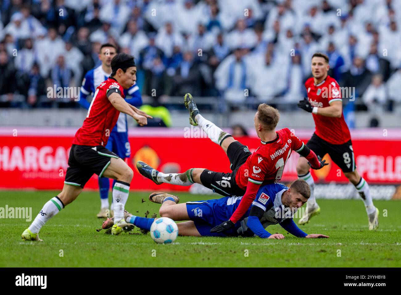 Hanover, Germany. 22nd Dec, 2024. Soccer: Bundesliga 2, Hannover 96 ...